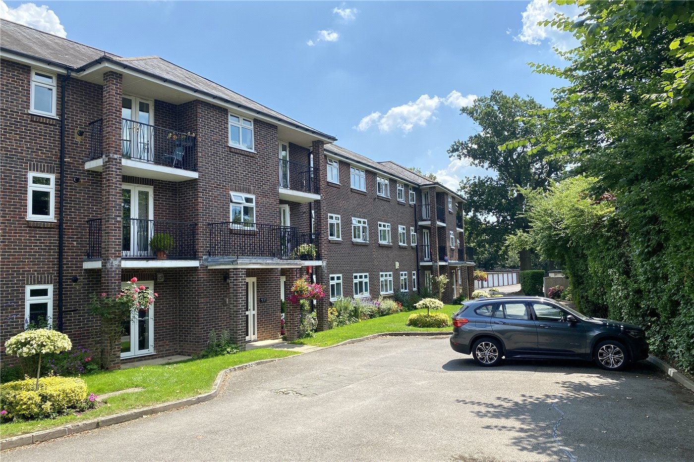 3 bedroom property for sale in Park Lawn, Farnham Royal, Slough, SL2 ...