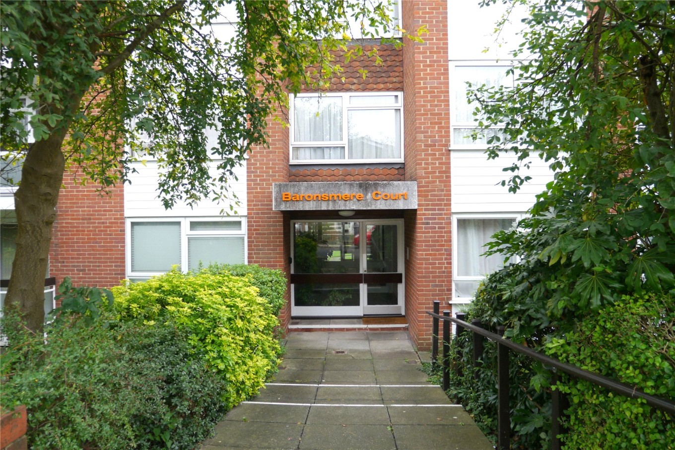 2 bedroom property for sale in Baronsmere Court, Manor Road, Barnet ...