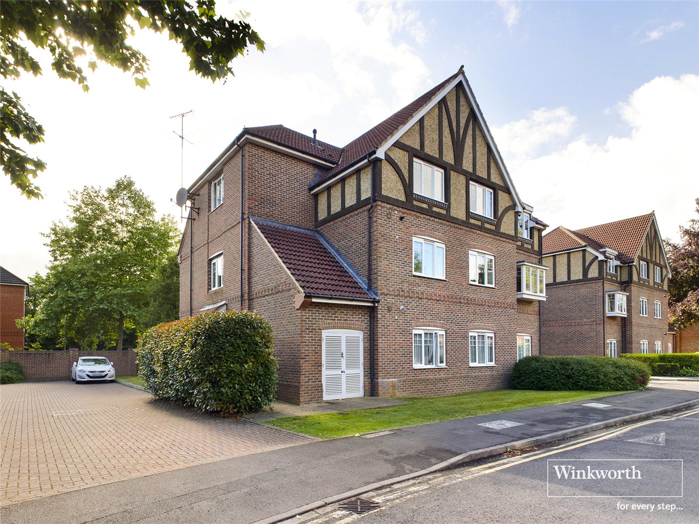 2 Bedroom Property For Sale In Ashdene Gardens Reading Berkshire
