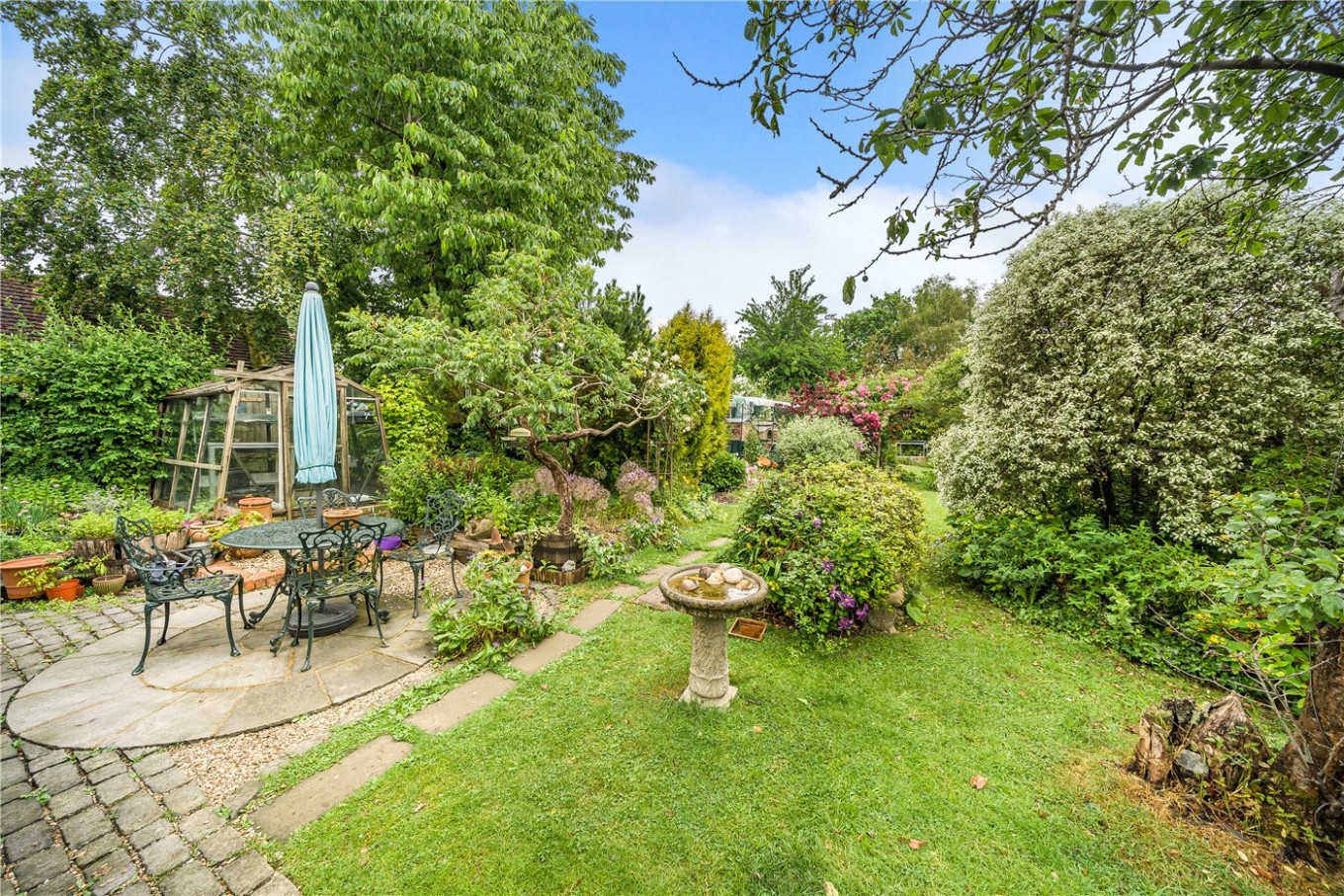 3 bedroom property for sale in Fullers Road, Rowledge, Farnham ...