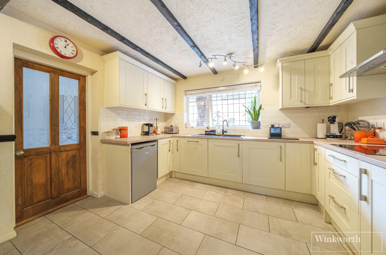 4 bedroom property for sale in Guildford Road, Bagshot, Surrey, GU19 ...