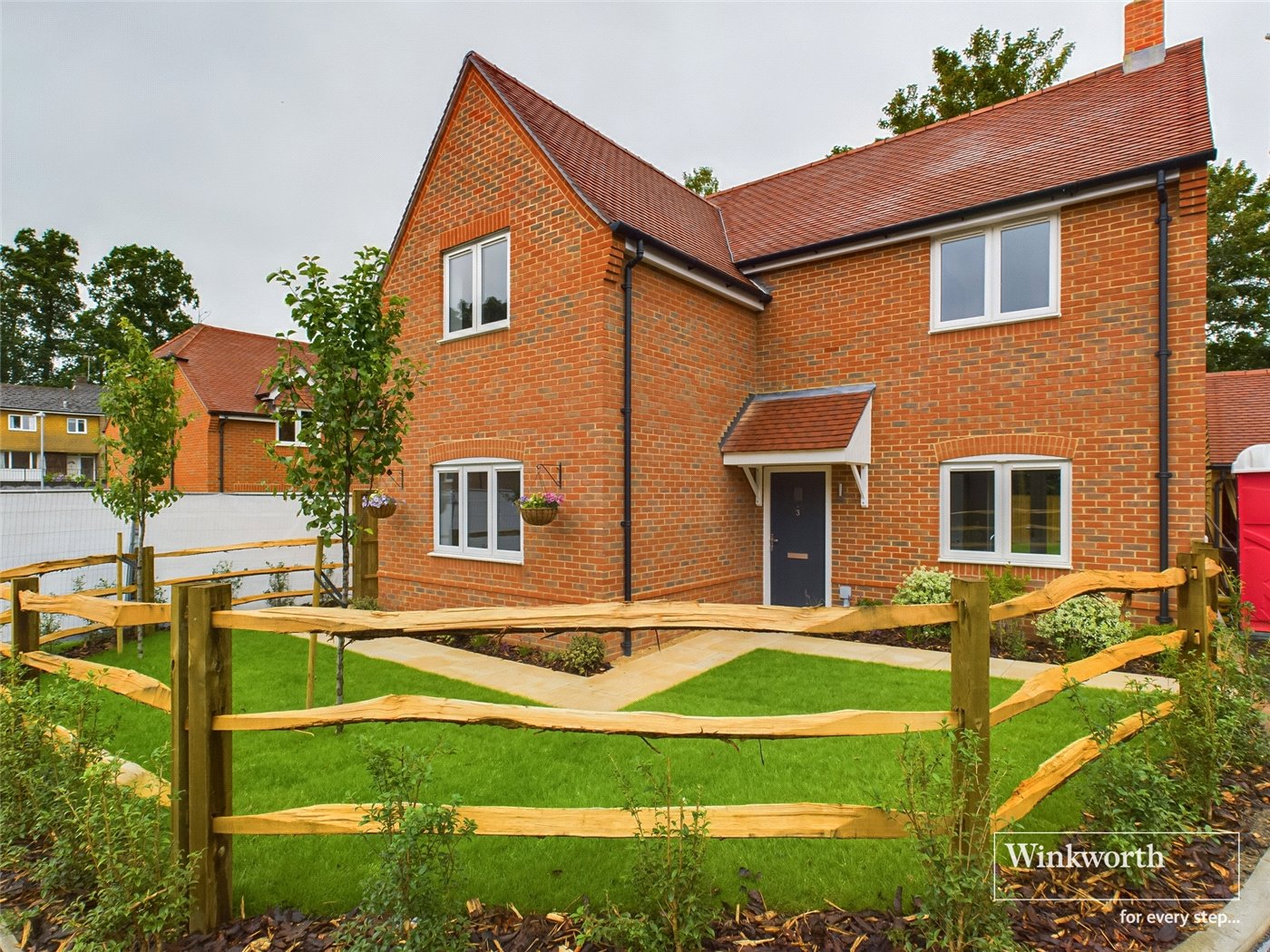 4 bedroom property for sale in The Gardeners, Surley Row, Emmer Green ...