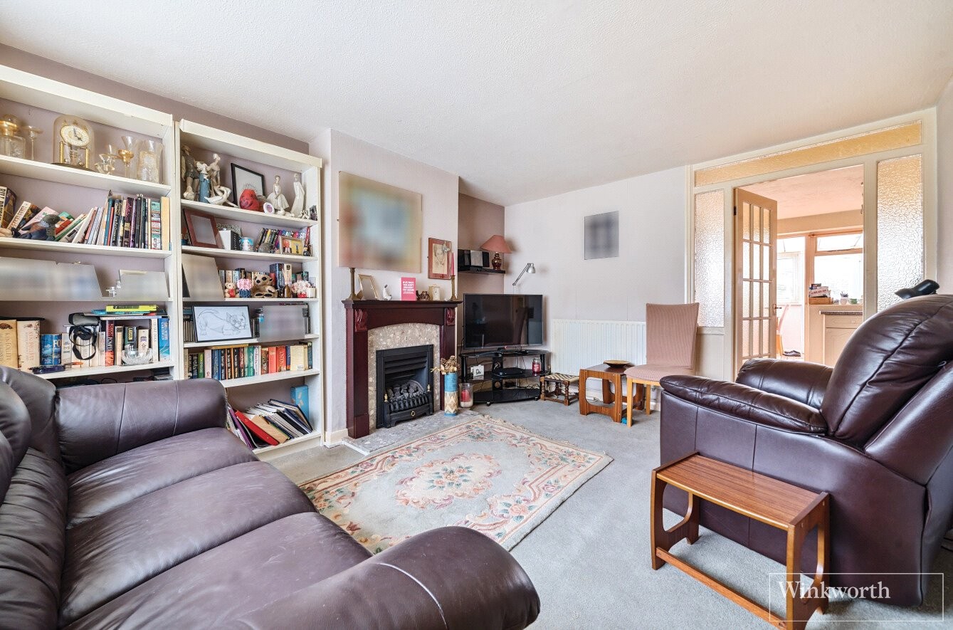 3 bedroom property for sale in Freemantle Road, Bagshot, Surrey, GU19 ...