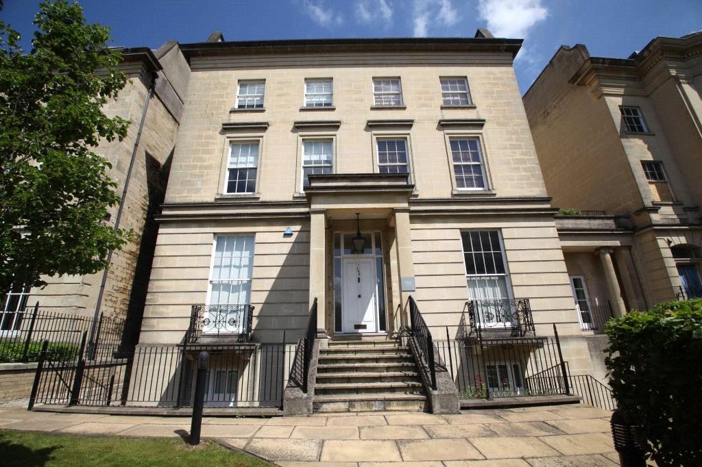 2 bedroom property for sale in Alexandra House, 169-171 Kings Road ...