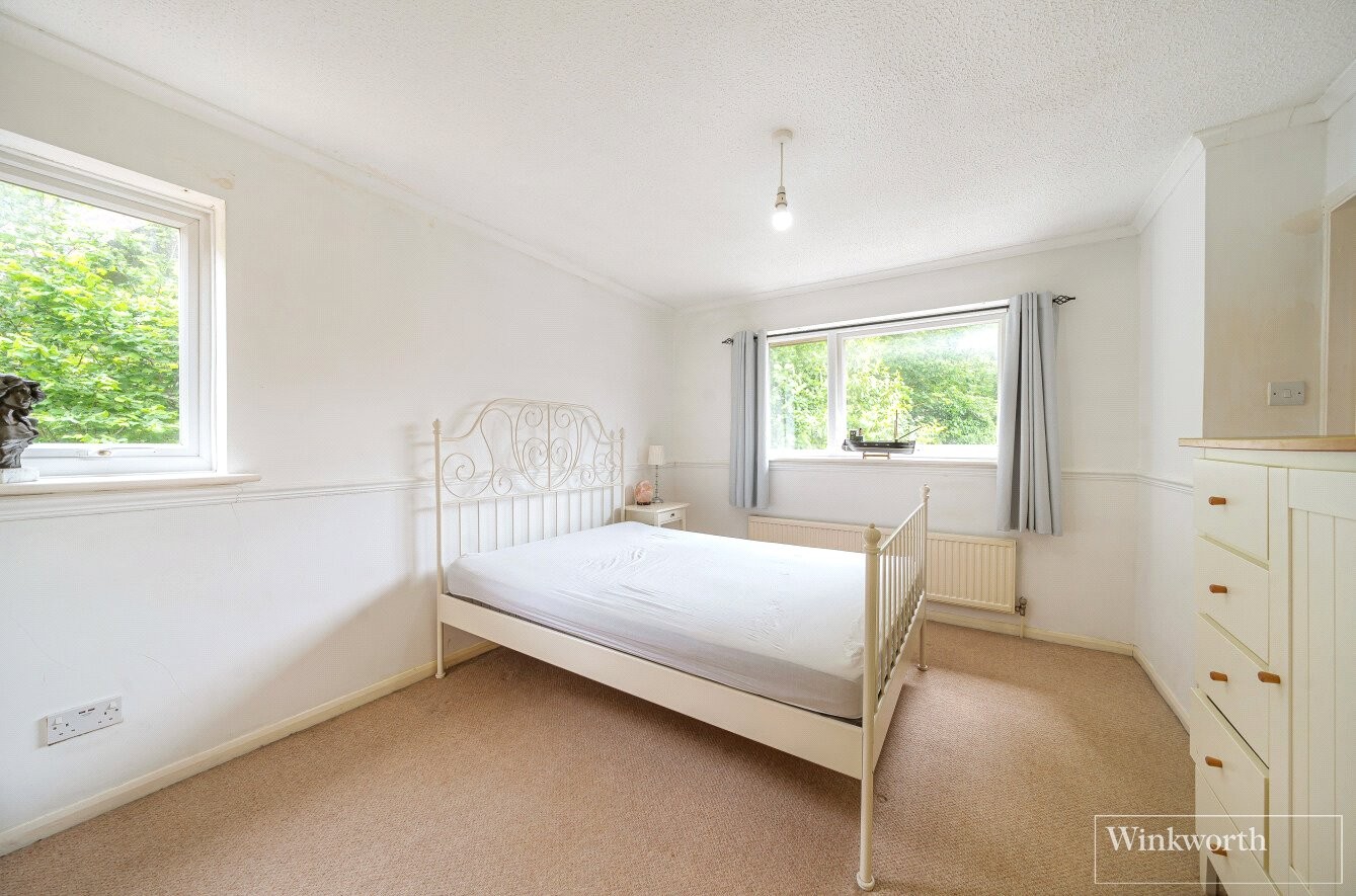 4 bedroom property for sale in Guildford Road, Bagshot, Surrey, GU19 ...