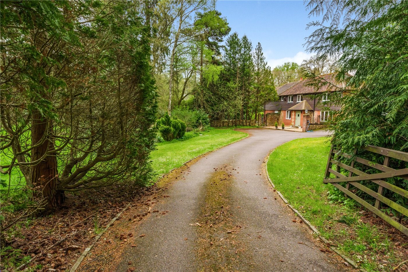 4 bedroom property for sale in Tilford Road, Tilford, Farnham, Surrey ...