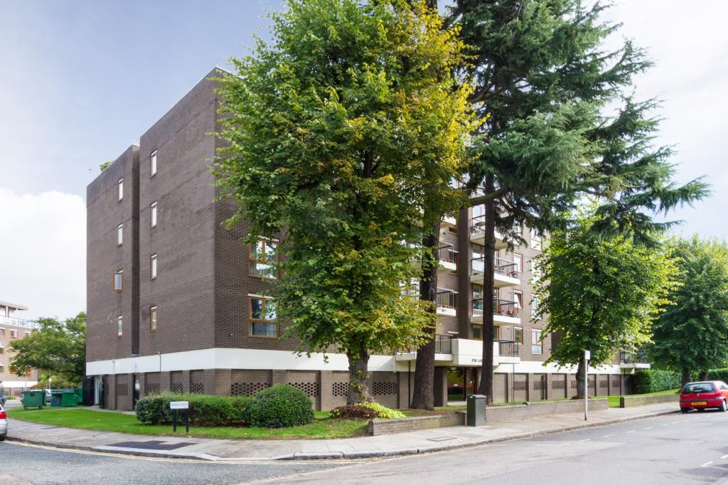 2 bedroom property for sale in Fir Lodge, 3 Gipsy Lane, London, SW15 ...